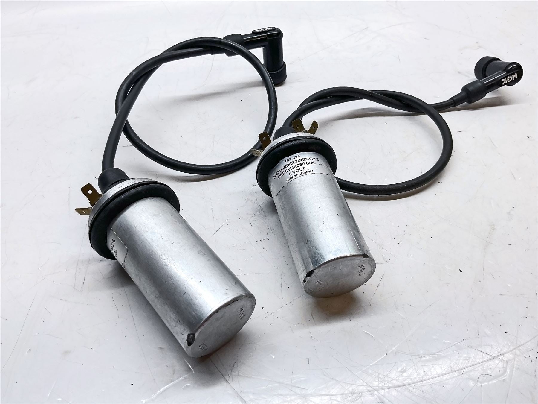 Late 1960s Triumph T120R/TR6/T140 6V Ignition Coils – Motomine