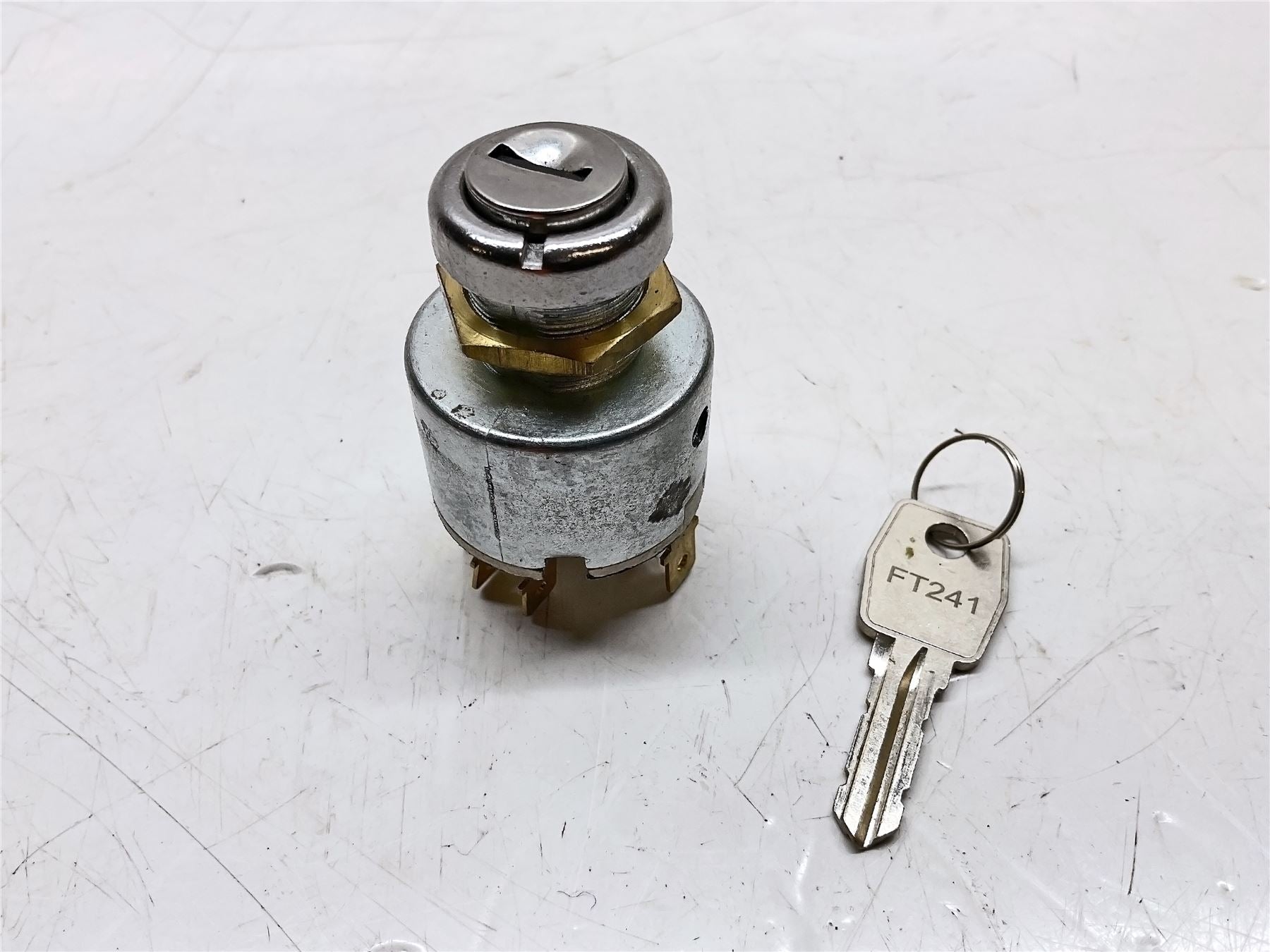 Late 1960s Universal Classic Style/Look Ignition Switch – Motomine